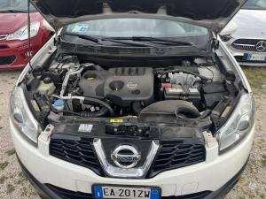 White Nissan Qashqai 2010 in Panevezys, with an engine capacity of 1.46 L and mileage of 273 thousand km for 3900 €, photo 14 on AUTOMOTO.COM.LV