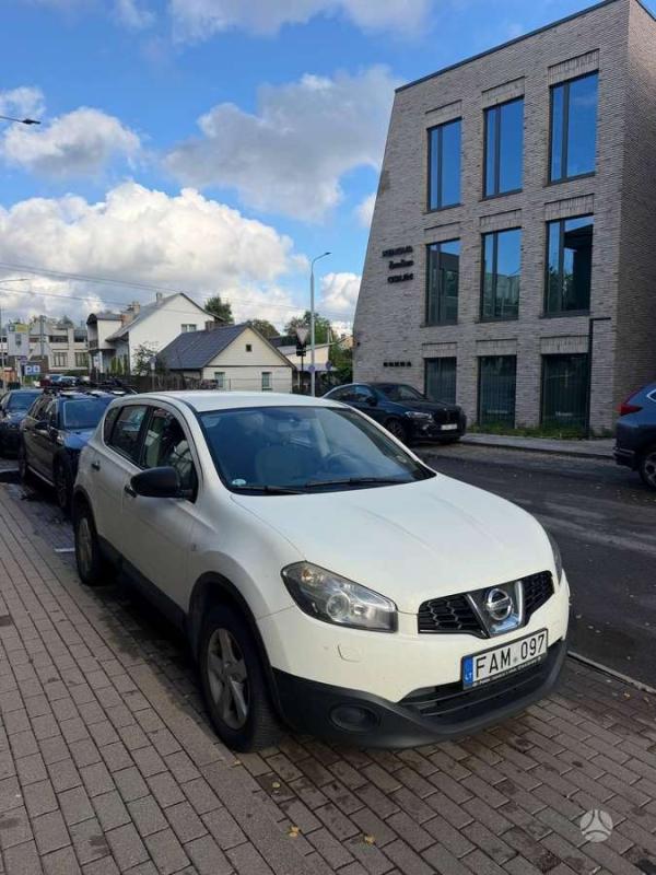 Balts Nissan Qashqai 2010 Viļņa, ar dzinēja tilpumu 1.60 L un nobraukumu 217 tūkst. km par 3890 €, foto 1 vietnē AUTOMOTO.COM.LV