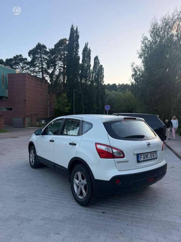 Balts Nissan Qashqai 2010 Viļņa, ar dzinēja tilpumu 1.60 L un nobraukumu 217 tūkst. km par 3890 €, foto 4 vietnē AUTOMOTO.COM.LV