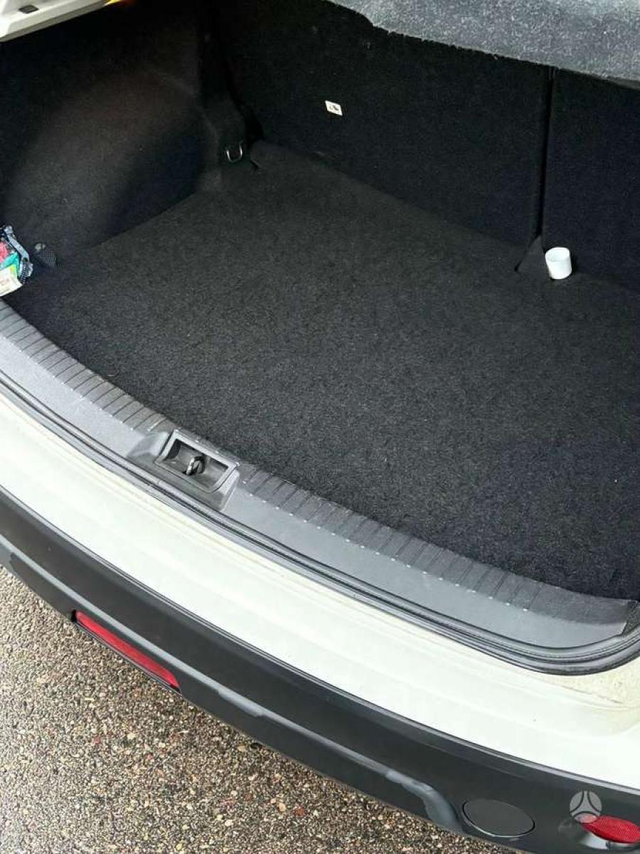 Balts Nissan Qashqai 2010 Viļņa, ar dzinēja tilpumu 1.60 L un nobraukumu 217 tūkst. km par 3890 €, foto 12 vietnē AUTOMOTO.COM.LV