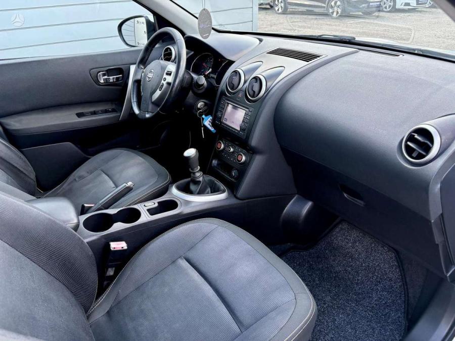 Balts Nissan Qashqai 2010 Panevēža, ar dzinēja tilpumu 1.46 L un nobraukumu 273 tūkst. km par 4500 €, foto 15 vietnē AUTOMOTO.COM.LV