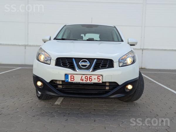 White Nissan Qashqai 2011 in Riga, with an engine capacity of 2.00 L and mileage of 0 thousand km for 5600 €, photo 4 on AUTOMOTO.COM.LV