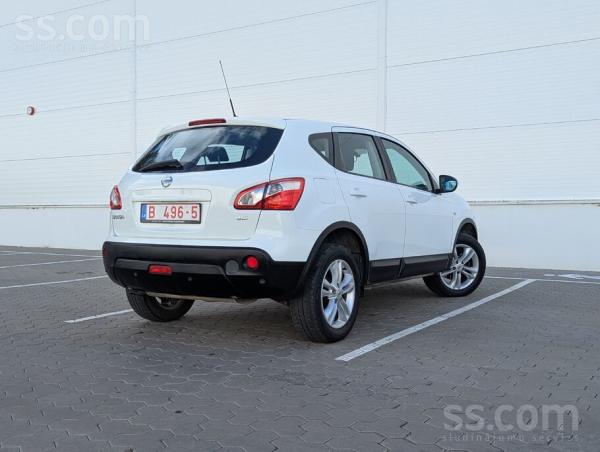 White Nissan Qashqai 2011 in Riga, with an engine capacity of 2.00 L and mileage of 0 thousand km for 5600 €, photo 9 on AUTOMOTO.COM.LV