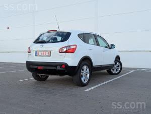 White Nissan Qashqai 2011 in Riga, with an engine capacity of 2.00 L and mileage of 0 thousand km for 5600 €, photo 9 on AUTOMOTO.COM.LV