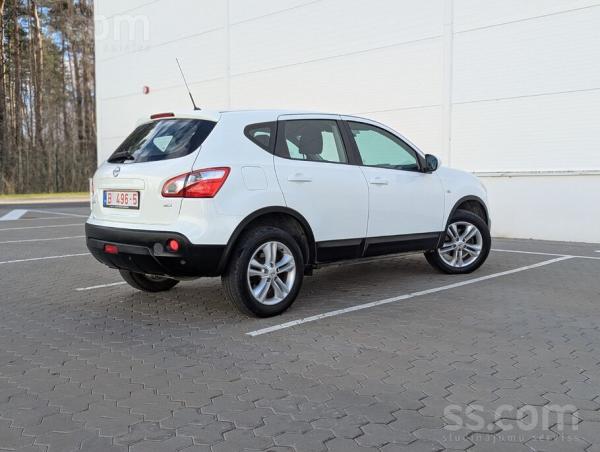 White Nissan Qashqai 2011 in Riga, with an engine capacity of 2.00 L and mileage of 0 thousand km for 5600 €, photo 10 on AUTOMOTO.COM.LV