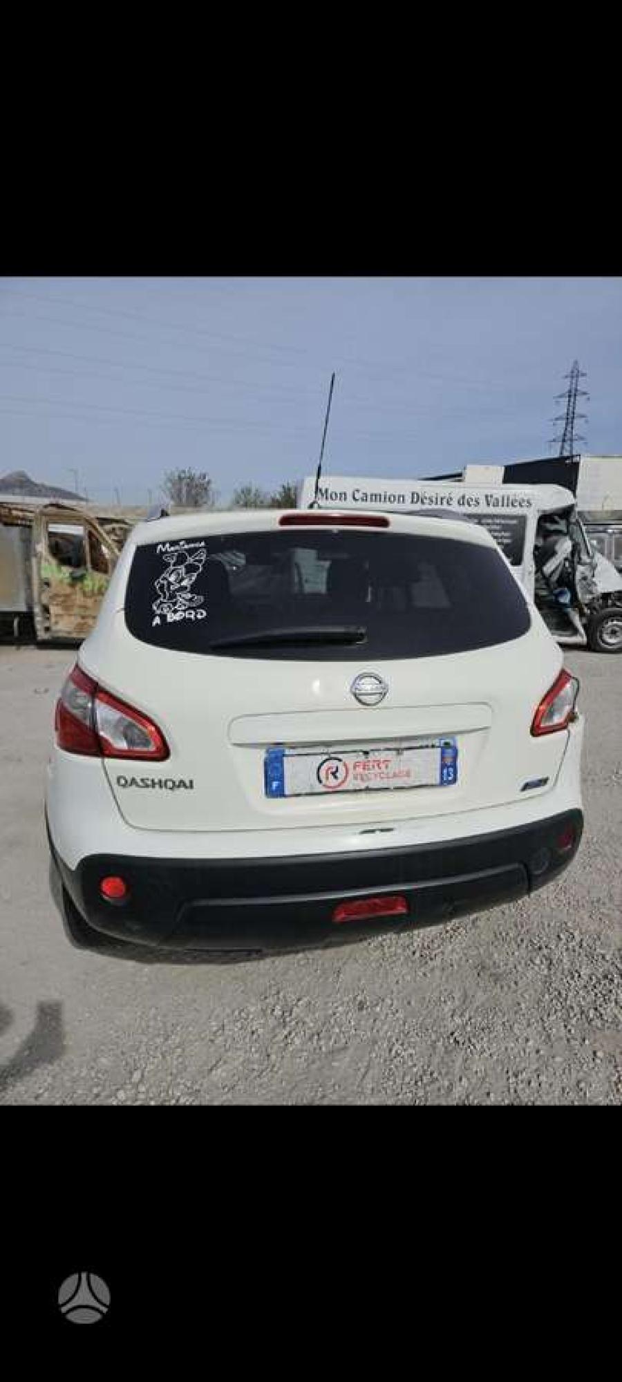 Balts Nissan Qashqai 2011 Viļņa, ar dzinēja tilpumu 1.46 L un nobraukumu 170 tūkst. km par 3650 €, foto 11 vietnē AUTOMOTO.COM.LV