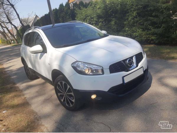Balts Nissan Qashqai 2011 Kauņa, ar dzinēja tilpumu 2.00 L un nobraukumu 261 tūkst. km par 6555 €, foto 1 vietnē AUTOMOTO.COM.LV