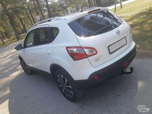 White Nissan Qashqai 2011 in Kaunas, with an engine capacity of 2.00 L and mileage of 261 thousand km for 6555 €, photo 2 on AUTOMOTO.COM.LV