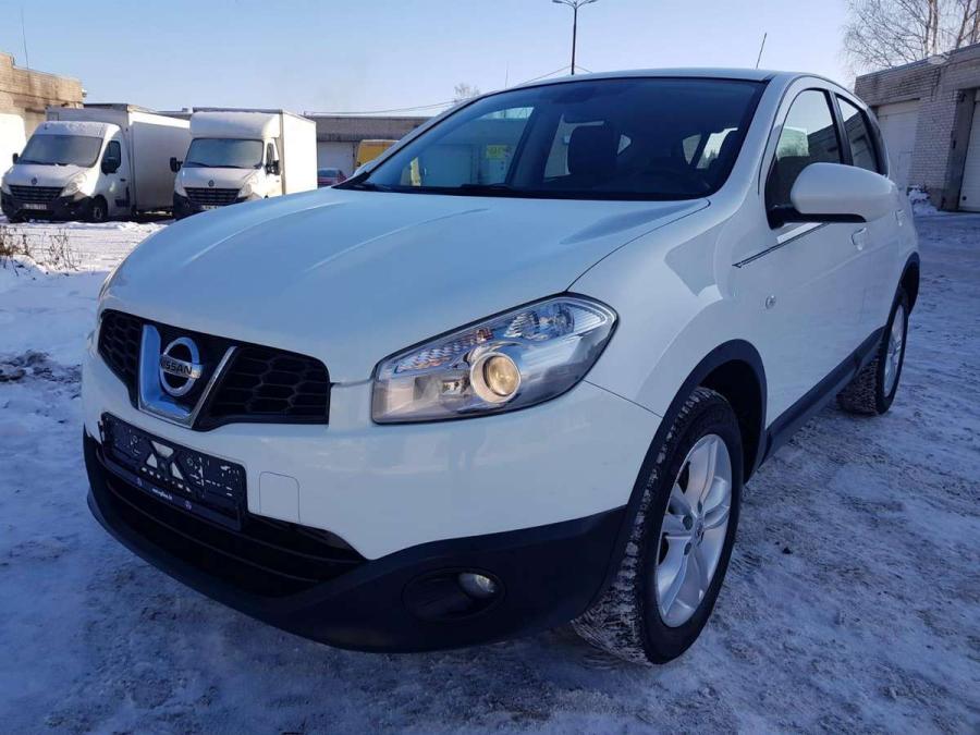White Nissan Qashqai 2011 in Siauliai, with an engine capacity of 2.00 L and mileage of 258 thousand km for 4650 €, photo 1 on AUTOMOTO.COM.LV