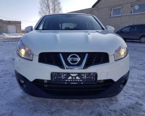 White Nissan Qashqai 2011 in Siauliai, with an engine capacity of 2.00 L and mileage of 258 thousand km for 4650 €, photo 2 on AUTOMOTO.COM.LV