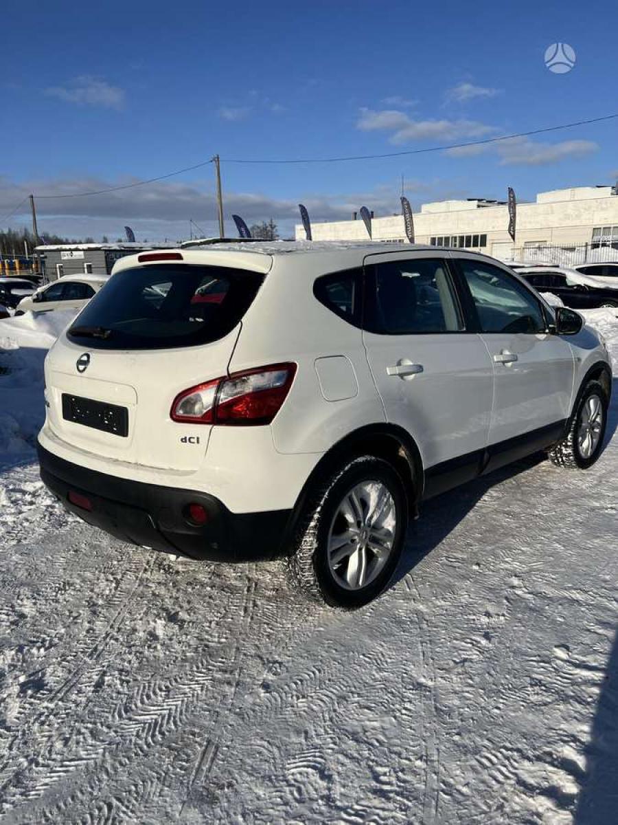 Balts Nissan Qashqai 2011 Panevēža, ar dzinēja tilpumu 1.46 L un nobraukumu 197 tūkst. km par 4800 €, foto 4 vietnē AUTOMOTO.COM.LV