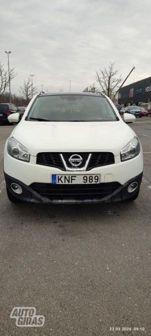 Balts Nissan Qashqai 2011 Klaipėda, ar dzinēja tilpumu 1.50 L un nobraukumu 217 tūkst. km par 5200 €, foto  vietnē AUTOMOTO.COM.LV