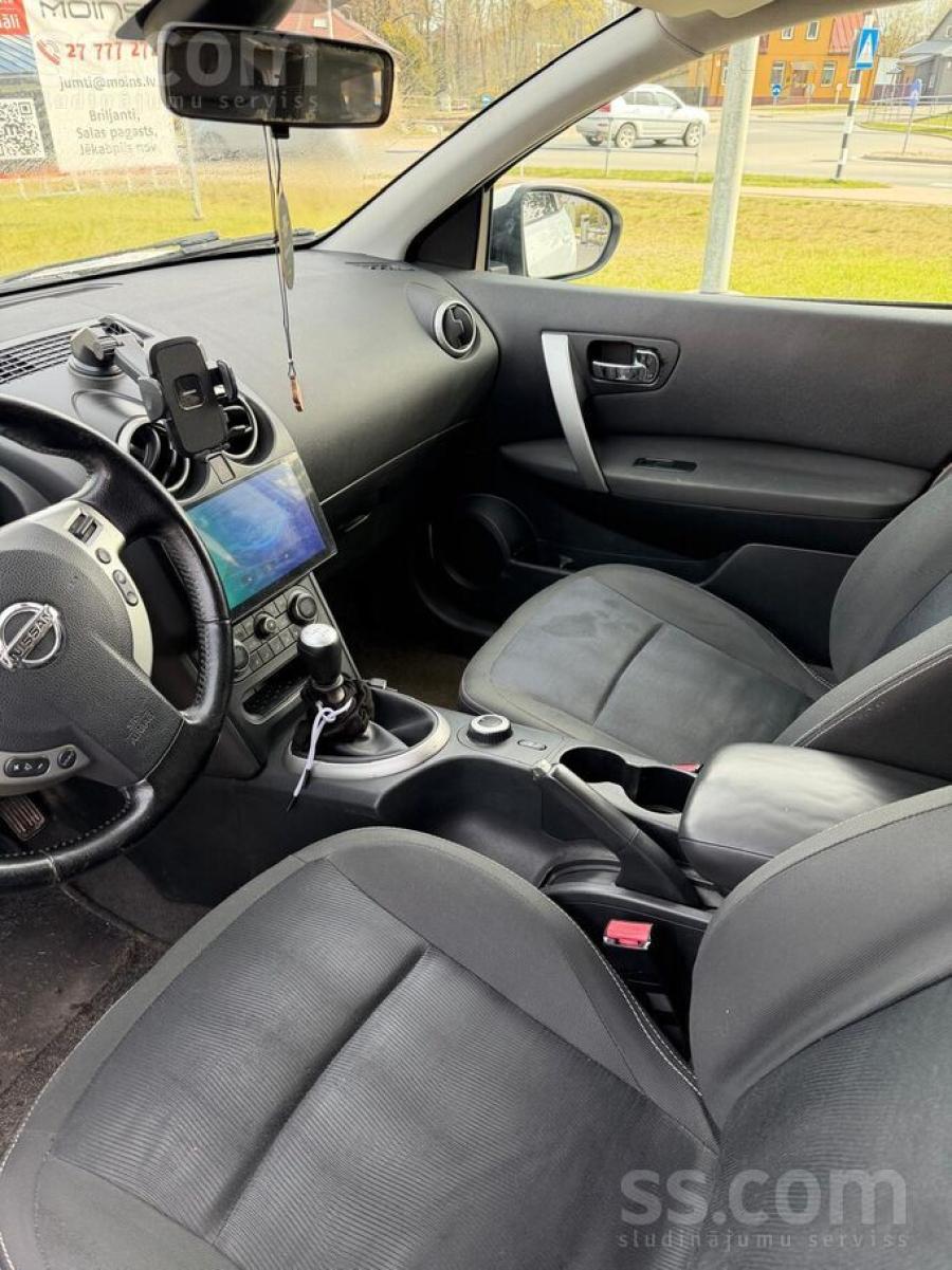 Balts Nissan Qashqai 2011 Jēkabpils, ar dzinēja tilpumu 2.00 L un nobraukumu 212 tūkst. km par 5700 €, foto 7 vietnē AUTOMOTO.COM.LV