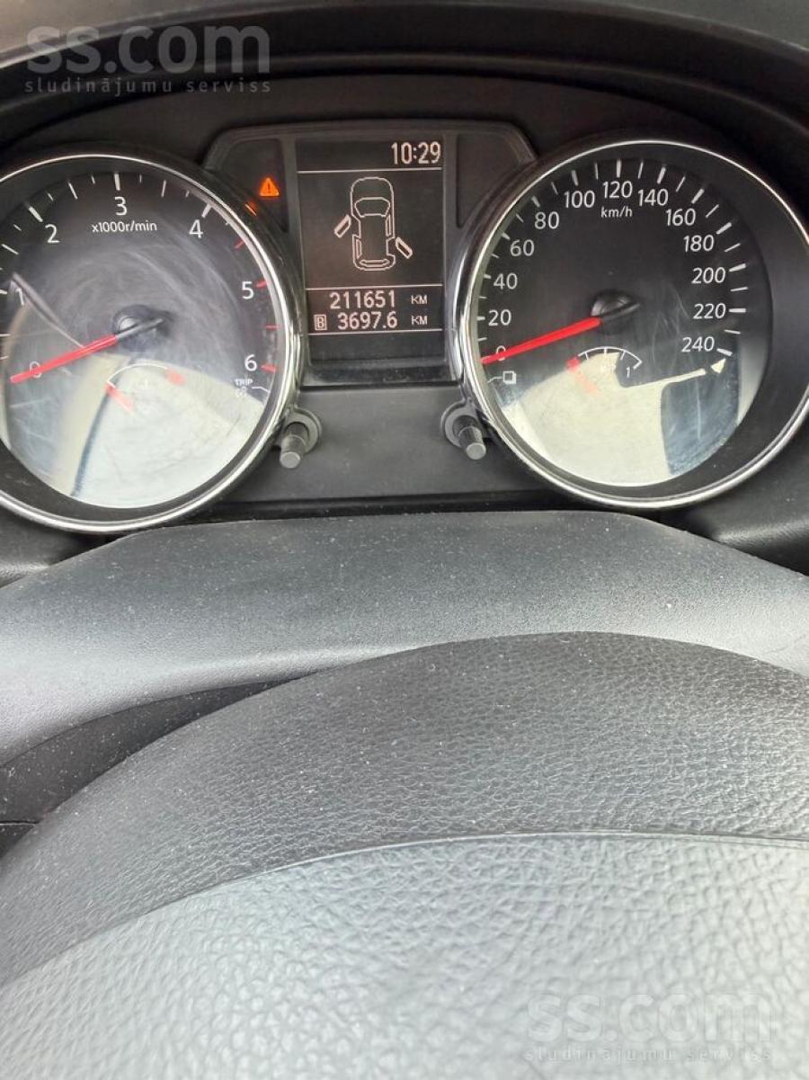 Balts Nissan Qashqai 2011 Jēkabpils, ar dzinēja tilpumu 2.00 L un nobraukumu 212 tūkst. km par 5700 €, foto 8 vietnē AUTOMOTO.COM.LV