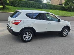 Balts Nissan Qashqai 2011 Jēkabpils, ar dzinēja tilpumu 1.50 L un nobraukumu 222 tūkst. km par 5990 €, foto 7 vietnē AUTOMOTO.COM.LV