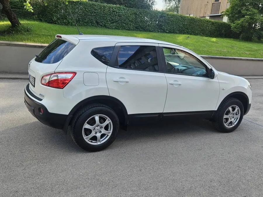 Balts Nissan Qashqai 2011 Jēkabpils, ar dzinēja tilpumu 1.50 L un nobraukumu 222 tūkst. km par 5990 €, foto 7 vietnē AUTOMOTO.COM.LV