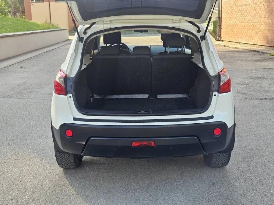 Balts Nissan Qashqai 2011 Jēkabpils, ar dzinēja tilpumu 1.50 L un nobraukumu 222 tūkst. km par 5990 €, foto 20 vietnē AUTOMOTO.COM.LV