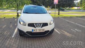 White Nissan Qashqai 2011 in Riga, with an engine capacity of 1.50 L and mileage of 315 thousand km for 4200 €, photo 4 on AUTOMOTO.COM.LV