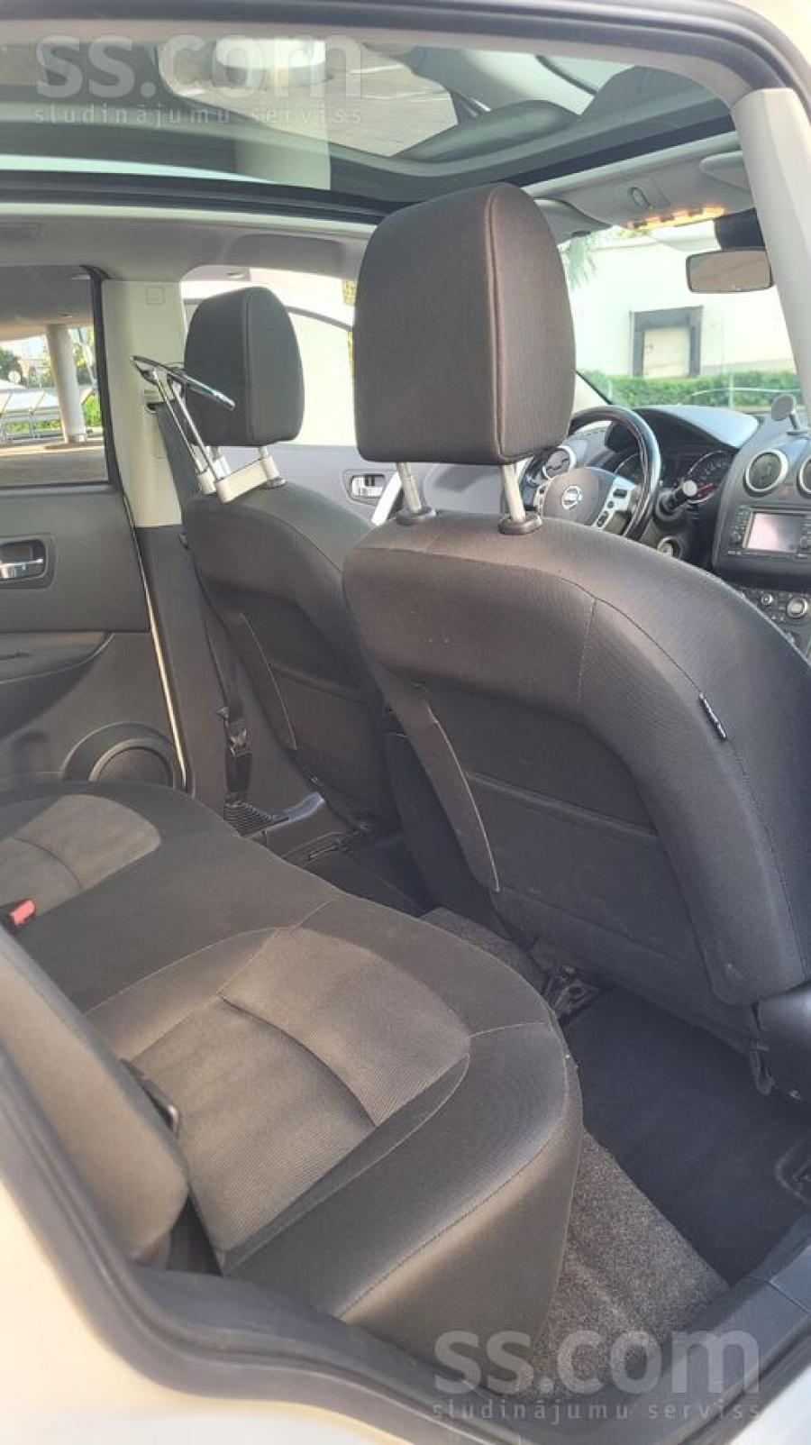 White Nissan Qashqai 2011 in Riga, with an engine capacity of 1.50 L and mileage of 315 thousand km for 4200 €, photo 9 on AUTOMOTO.COM.LV
