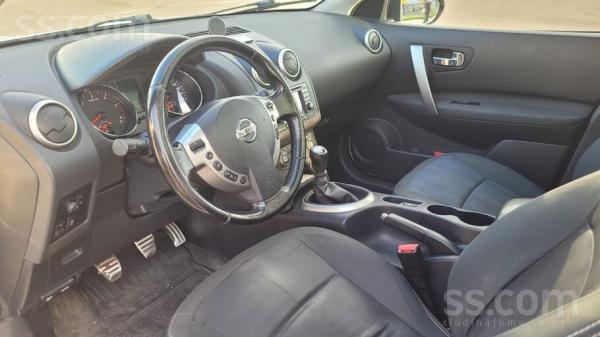 Balts Nissan Qashqai 2011 Rīga, ar dzinēja tilpumu 1.50 L un nobraukumu 315 tūkst. km par 4200 €, foto 4 vietnē AUTOMOTO.COM.LV