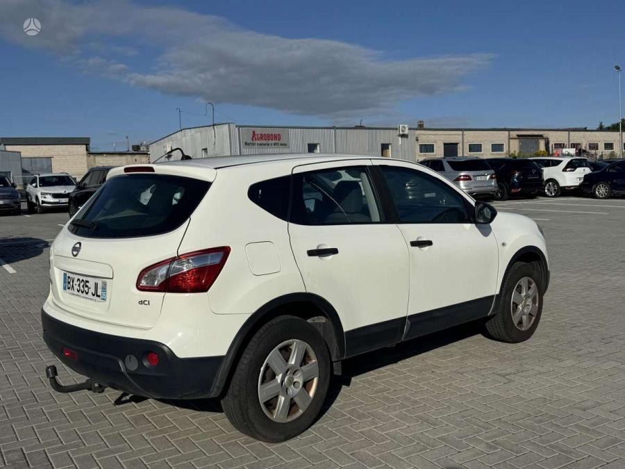 Balts Nissan Qashqai 2011 Tauragė, ar dzinēja tilpumu 1.46 L un nobraukumu 310 tūkst. km par 3400 €, foto 5 vietnē AUTOMOTO.COM.LV