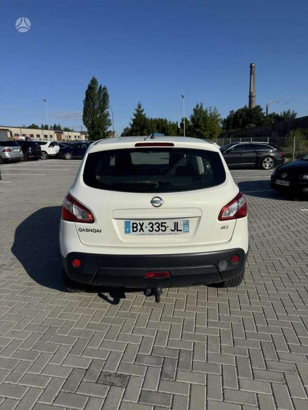 Balts Nissan Qashqai 2011 Tauragė, ar dzinēja tilpumu 1.46 L un nobraukumu 310 tūkst. km par 3400 €, foto 5 vietnē AUTOMOTO.COM.LV