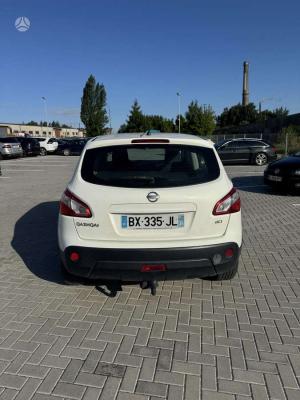 Balts Nissan Qashqai 2011 Tauragė, ar dzinēja tilpumu 1.46 L un nobraukumu 310 tūkst. km par 3400 €, foto 6 vietnē AUTOMOTO.COM.LV