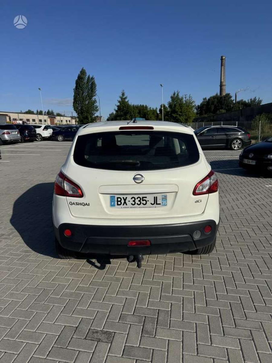 Balts Nissan Qashqai 2011 Tauragė, ar dzinēja tilpumu 1.46 L un nobraukumu 310 tūkst. km par 3400 €, foto 6 vietnē AUTOMOTO.COM.LV