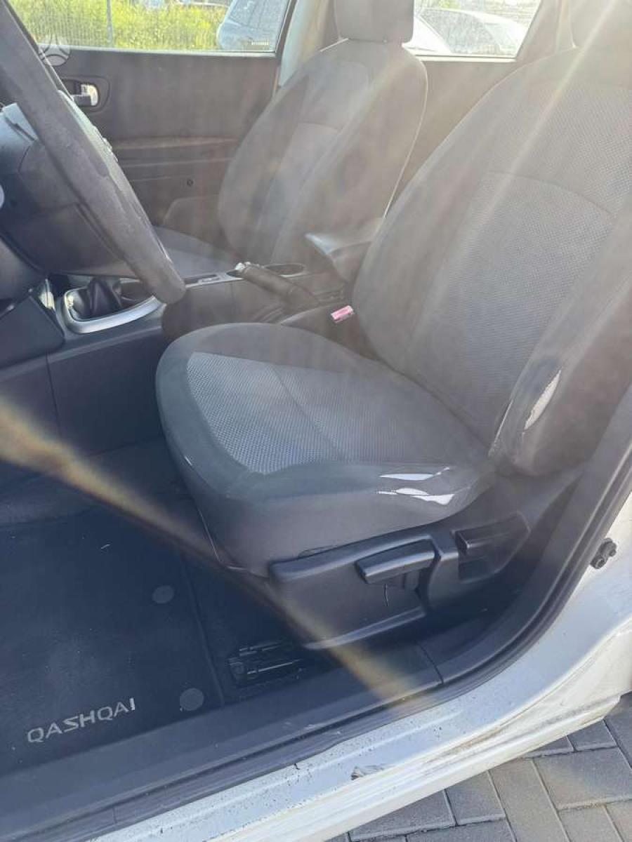 Balts Nissan Qashqai 2011 Tauragė, ar dzinēja tilpumu 1.46 L un nobraukumu 310 tūkst. km par 3400 €, foto 10 vietnē AUTOMOTO.COM.LV