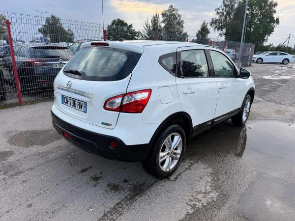 Nissan Qashqai 2011 in Taurage on AUTOMOTO.COM.LV White Nissan Qashqai 2011 in Taurage, with an engine capacity of 1.46 L and mileage of 215 thousand km for 3900 €, photo 7 on AUTOMOTO.COM.LV
