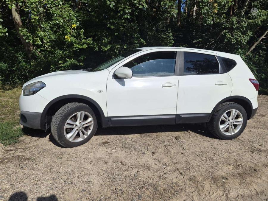 Balts Nissan Qashqai 2011 Viļņa, ar dzinēja tilpumu 1.46 L un nobraukumu 305 tūkst. km par 2650 €, foto 3 vietnē AUTOMOTO.COM.LV