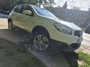 Balts Nissan Qashqai 2011 Viļņa, ar dzinēja tilpumu 1.46 L un nobraukumu 305 tūkst. km par 2650 €, foto 4 vietnē AUTOMOTO.COM.LV