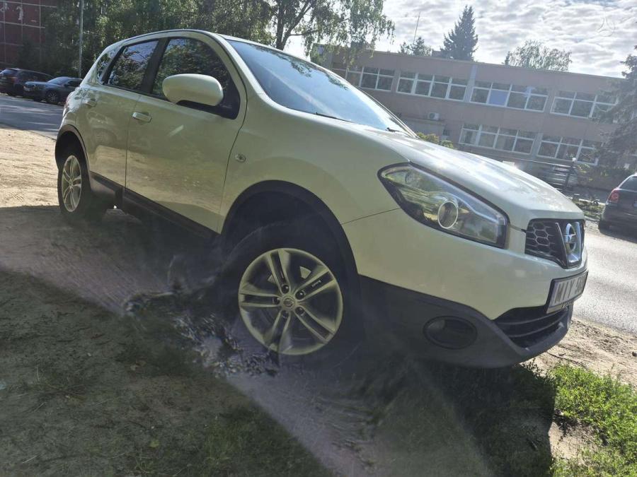 Balts Nissan Qashqai 2011 Viļņa, ar dzinēja tilpumu 1.46 L un nobraukumu 305 tūkst. km par 2650 €, foto 4 vietnē AUTOMOTO.COM.LV