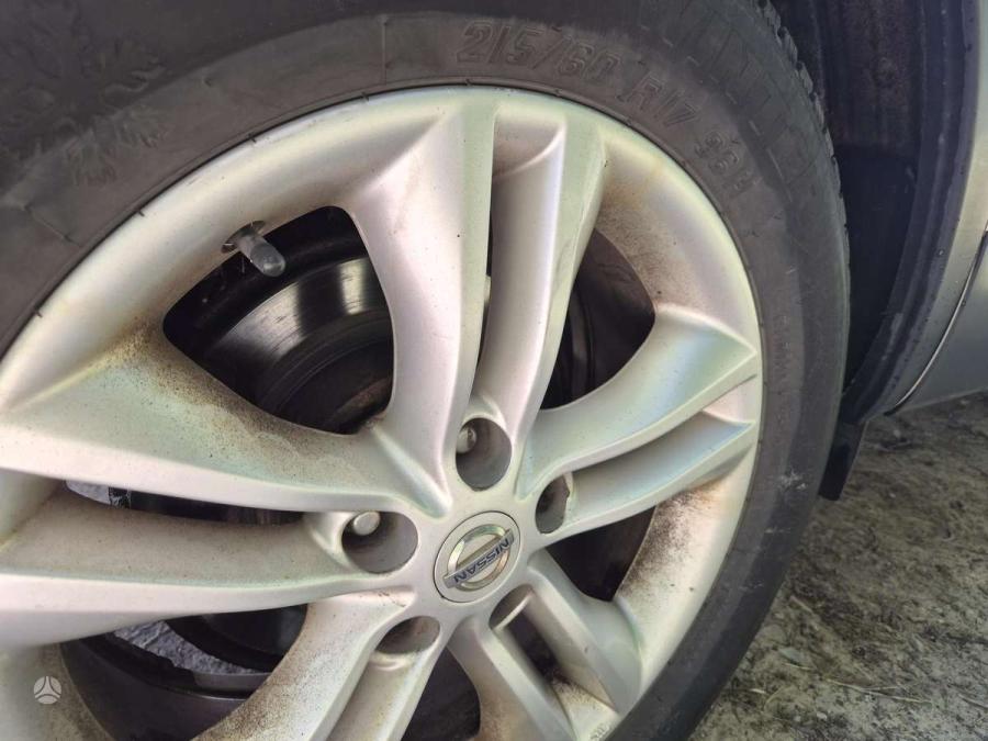 Balts Nissan Qashqai 2011 Viļņa, ar dzinēja tilpumu 1.46 L un nobraukumu 305 tūkst. km par 2650 €, foto 13 vietnē AUTOMOTO.COM.LV
