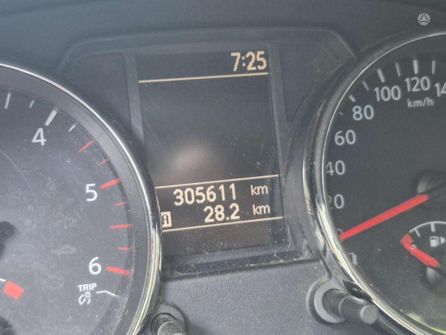Balts Nissan Qashqai 2011 Viļņa, ar dzinēja tilpumu 1.46 L un nobraukumu 305 tūkst. km par 2650 €, foto 15 vietnē AUTOMOTO.COM.LV