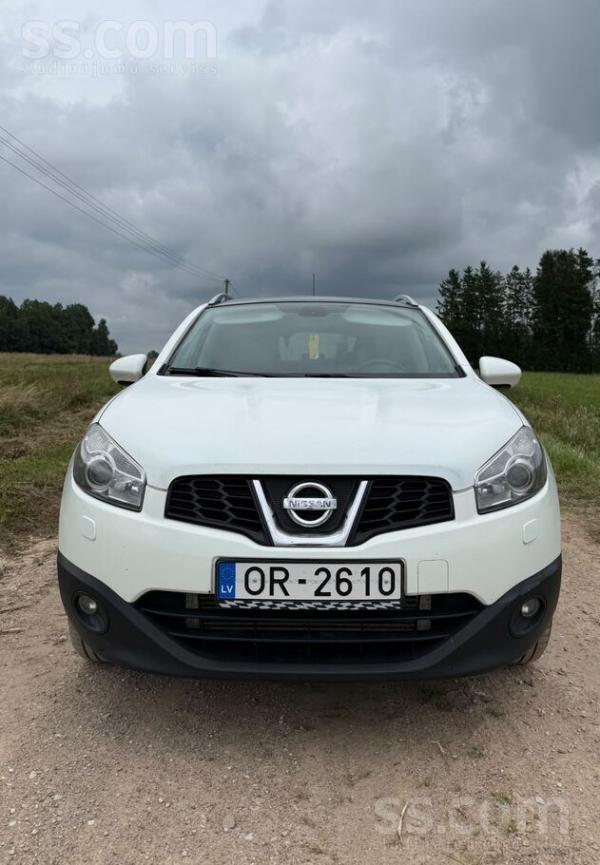 Nissan Qashqai 2011 Talsi vietnē Balts Nissan Qashqai 2011 Talsi, ar dzinēja tilpumu 2.00 L un nobraukumu 450 tūkst. km par 3600 €, foto 1 vietnē AUTOMOTO.COM.LV