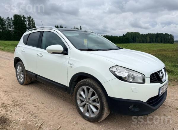 Nissan Qashqai 2011 Talsi vietnē Balts Nissan Qashqai 2011 Talsi, ar dzinēja tilpumu 2.00 L un nobraukumu 450 tūkst. km par 3600 €, foto 5 vietnē AUTOMOTO.COM.LV