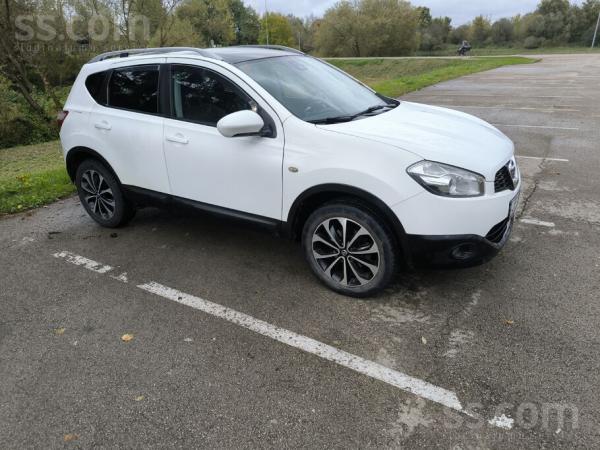 Balts Nissan Qashqai 2011 Preiļi, ar dzinēja tilpumu 1.50 L un nobraukumu 251 tūkst. km par 3000 €, foto 5 vietnē AUTOMOTO.COM.LV