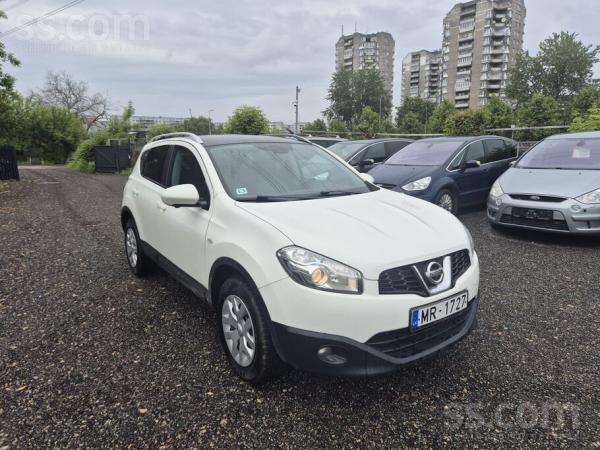 White Nissan Qashqai 2012 in Riga, with an engine capacity of 1.60 L and mileage of 195 thousand km for 6550 €, photo 2 on AUTOMOTO.COM.LV