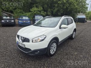 White Nissan Qashqai 2012 in Riga, with an engine capacity of 1.60 L and mileage of 195 thousand km for 6550 €, photo 3 on AUTOMOTO.COM.LV