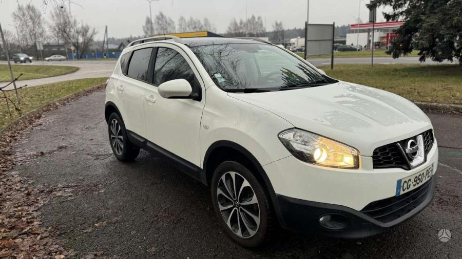 Balts Nissan Qashqai 2012 Tauragė, ar dzinēja tilpumu 1.60 L un nobraukumu 190 tūkst. km par 4700 €, foto 2 vietnē AUTOMOTO.COM.LV