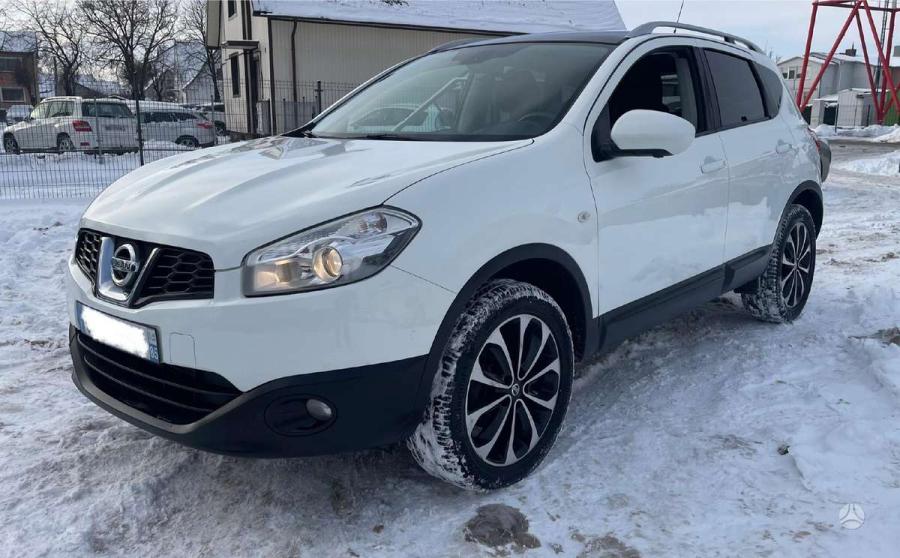 White Nissan Qashqai 2012 in Taurage, with an engine capacity of 1.46 L and mileage of 260 thousand km for 4900 €, photo 1 on AUTOMOTO.COM.LV