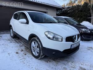 White Nissan Qashqai 2012 in Ogre, with an engine capacity of 1.60 L and mileage of 264 thousand km for 5450 €, photo 4 on AUTOMOTO.COM.LV