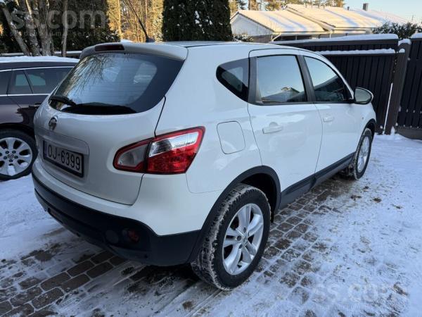 White Nissan Qashqai 2012 in Ogre, with an engine capacity of 1.60 L and mileage of 264 thousand km for 5450 €, photo 10 on AUTOMOTO.COM.LV