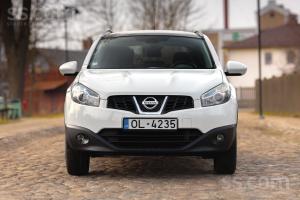 White Nissan Qashqai 2012 in Riga, with an engine capacity of 1.50 L and mileage of 187 thousand km for 6050 €, photo 2 on AUTOMOTO.COM.LV