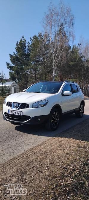 White Nissan Qashqai 2012 in Marijampole, with an engine capacity of 1.50 L and mileage of 255 thousand km for 5300 €, photo 3 on AUTOMOTO.COM.LV