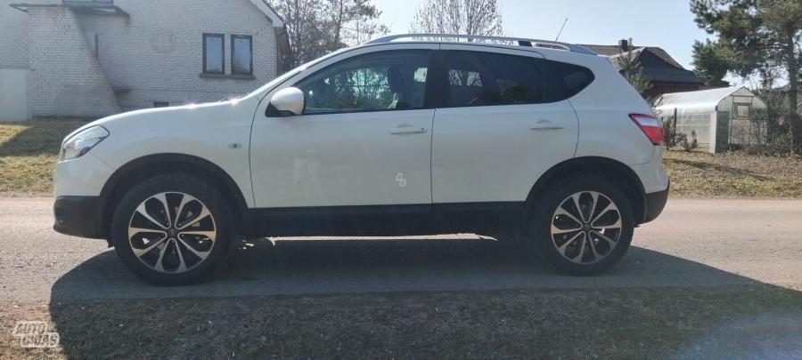 White Nissan Qashqai 2012 in Marijampole, with an engine capacity of 1.50 L and mileage of 255 thousand km for 5300 €, photo 4 on AUTOMOTO.COM.LV