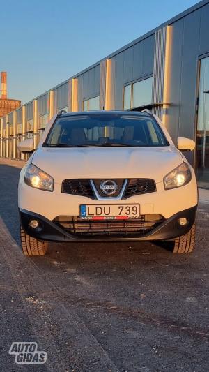 White Nissan Qashqai 2012 in Kaunas, with an engine capacity of 1.60 L and mileage of 204 thousand km for 3900 €, photo 7 on AUTOMOTO.COM.LV