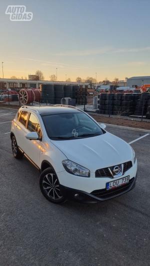 White Nissan Qashqai 2012 in Kaunas, with an engine capacity of 1.60 L and mileage of 204 thousand km for 3900 €, photo 12 on AUTOMOTO.COM.LV