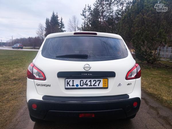 Balts Nissan Qashqai 2012 Mažeikiai, ar dzinēja tilpumu 1.60 L un nobraukumu 238 tūkst. km par 5900 €, foto 7 vietnē AUTOMOTO.COM.LV